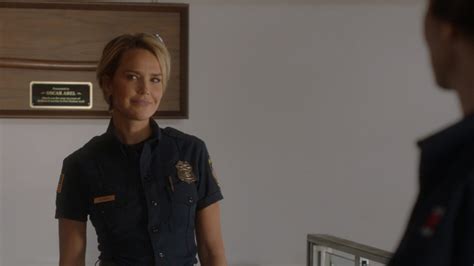 9 1 1 Boss And Arielle Kebbel On Lucy That Kiss And Bucks Future