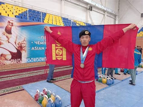 Э Буджав туухай өргөлтөөр Дэлхийн аварга боллоо Dnn Mn