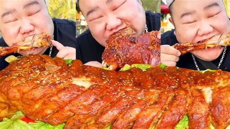 挑战吃新疆巨无霸烤全羊！一整条羊腿烤得滋滋冒油，直接上手撕着吃真过瘾【櫻木花胖】 Youtube