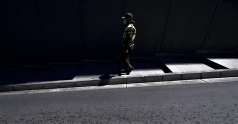 La Policía Boliviana Detiene Al Conocido Como Barón De La Droga De Perú En Busca Y Captura