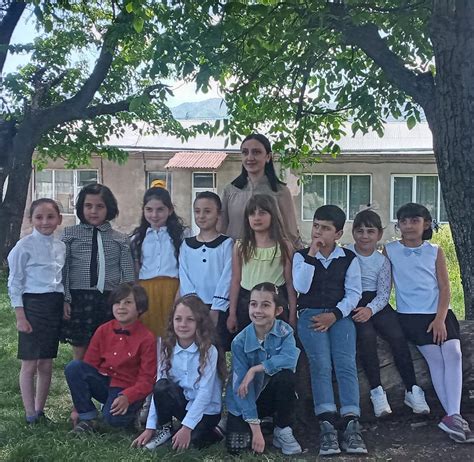 ქ ხაშურის მეორე საჯარო სკოლის 2 ბ კლასი