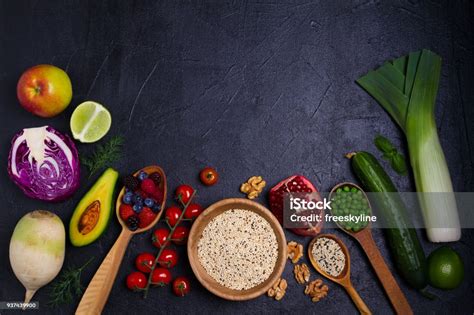 다채로운 야채 과일 딸기건강 식품 다이어트 해독 깨끗 한 먹는 또는 채식주의 개념 음식 배경 0명에 대한 스톡 사진 및 기타 이미지 Istock