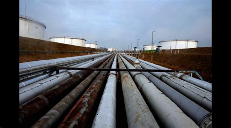 Пожарная стража Польши Утечка нефти из Дружбы будет продолжаться ещё несколько часов