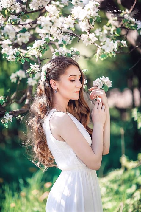 Пин на доске Фотосессия в цветущих деревьях Весенняя фотография Фотосессии девушек Цветущие
