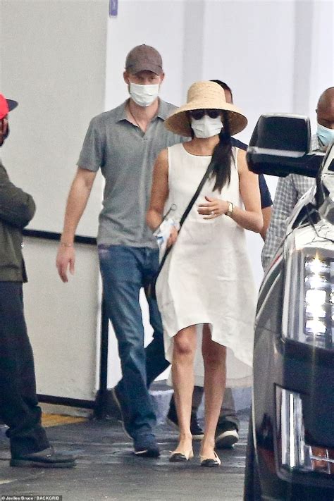 No Sweat Meghan Markle And Prince Harry Step Out For An Appointment In