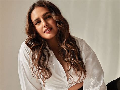 तार बिजली से पतले हमारे पिया कहने वाली Huma Qureshi की ये तस्वीरें