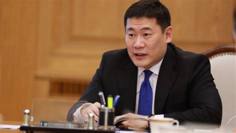 Л ОЮУН ЭРДЭНЭ Миний хүү хайртай бүсгүйдээ бөгж бугуйвч өгсөн харин машин авч өгсөн нь худал