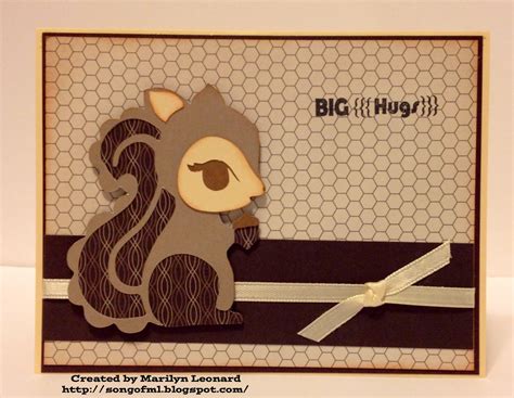 ~ Marilyns Crafts ~ Squirrel Hugs