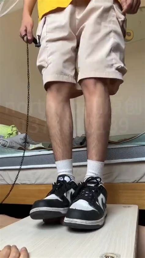 Ballbusting Trample Cockbox Em Inglês