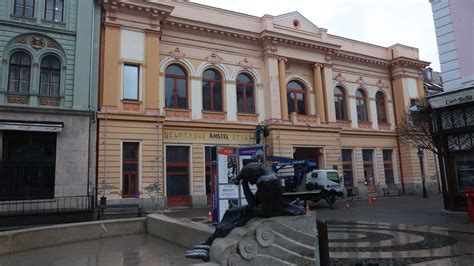 Az épület Patináját ábrázoló Háló Kerül Az Egykori Nemzeti Kaszinó