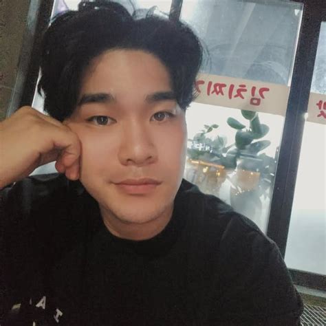 김주한 Ju Han0211 • Threads Say More