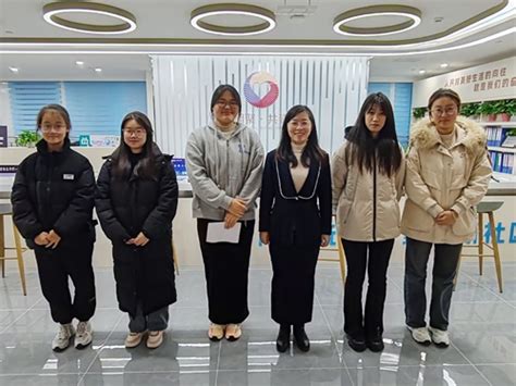 信息学院“青小信”社区小助理志愿服务分队赴峨眉山路、沅江路社区开展志愿服务活动 青岛职业技术学院