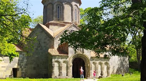 Iმგზავრის წერილები სომხური დამწერლობა ანბანური ტიპის დამწერლობა რომელსაც სომხური ენა იყენებს