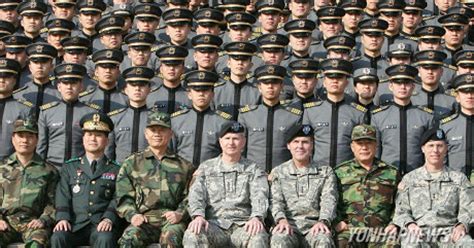 한미연합사령부 방문한 육사생도