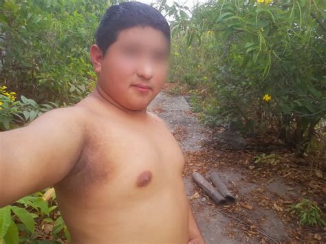 Pezones Exhibidos Mostrando Mis Tetillas Al Aire Libre 1 25 Pics