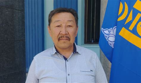 УИХ ын гишүүдийг бүрэн эрхээсээ татгалзахыг шаардав