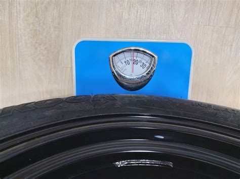 Qm5 Le25가솔린 스페어타이어 빼는 방법과 무게 측정