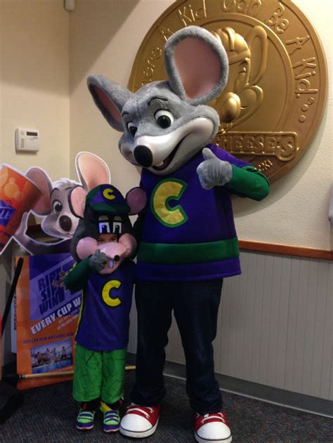 Chuck E Cheese Meets Chuck E Cheese Chuck E Cheese Cheese