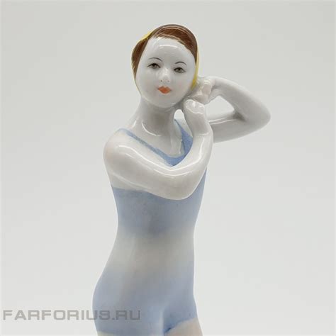 Статуэтка Юная купальщица Юная пловчиха Фарфоровые статуэтки 1960 годов