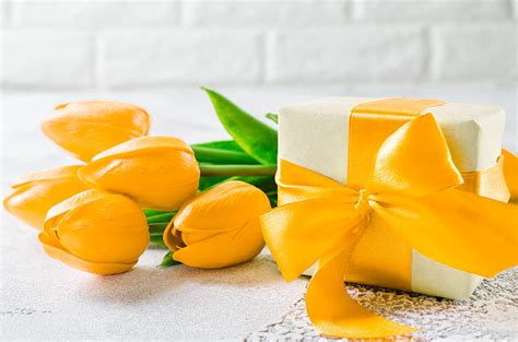 любовь, подарок, букет, жёлтый, лента, сердечки, тюльпаны, сердечко ...