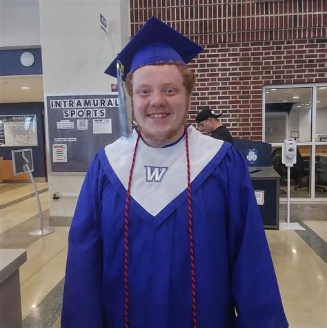 Whiskey Brett Eldredge And Kelly Clarkson Have Received The Happy