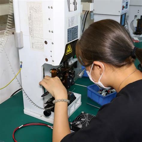 Lcd 디스플레이와 상업적 Dc Ev 충전기 180 Kw 빠른 충전 Ccs 차데모