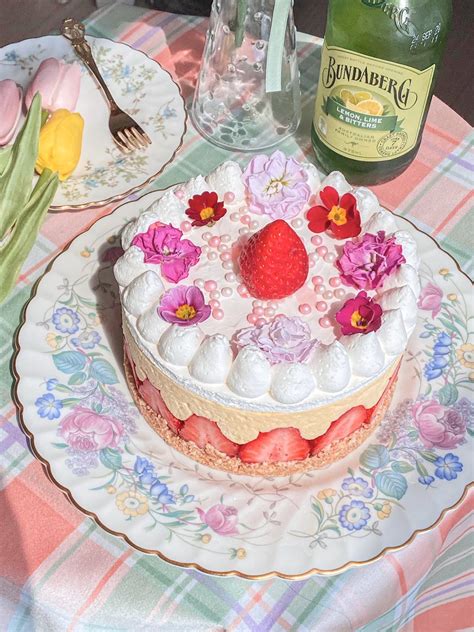 꽃이 핀 딸기 프레지에케이크 만들었다🌸 Cʜᴀᴇʀɪ Chaeeeri