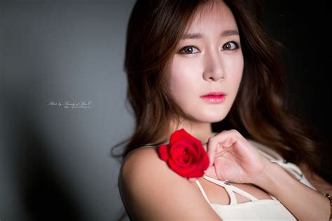 Xxx Nude Girls Han Ji Eun In Cream Mini Dress