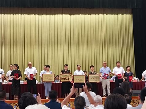 中国农工民主党甘肃省委员会授予兰州大学第二医院农工党基层委员会先进集体荣誉称号 兰州大学新闻网
