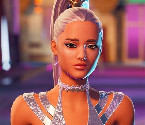 Santi Arredondo Adlı Kullanıcının Ariana Grande Panosundaki Pin