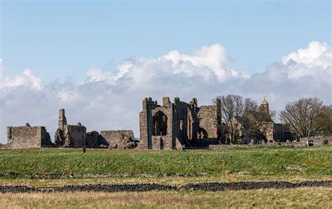 Lindisfarne Castle And Lindisfarne Priory By Dickspics Ephotozine