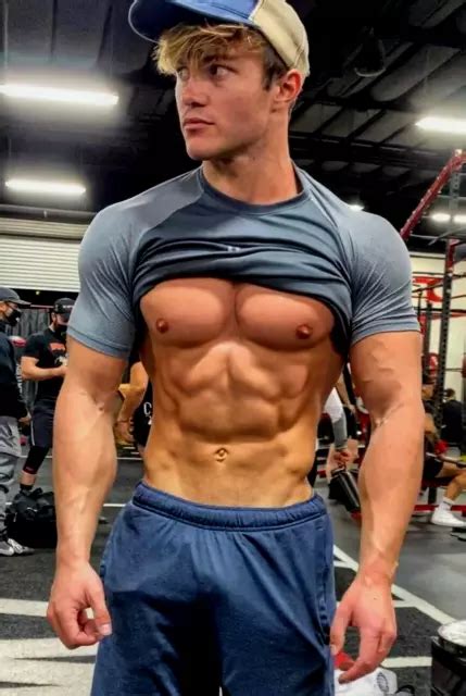 Shirtless Male Muscular Beefcake Gym Jock Hunk Athletic Man Photo 4x6