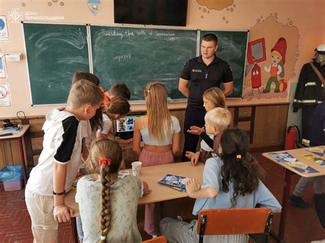 👨‍🚒🔥 Рятувальники Кременецького районного управління разом із членами дружин юних рятувальників