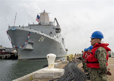 Uss Arlington Lpd 24