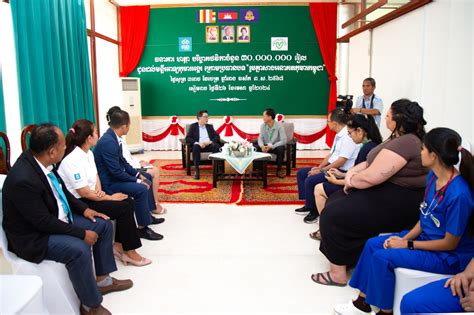 ធនាគារ ហត្ថា ចូលរួមប្រាក់ឧបត្ថម្ភចំនួន ៣០ ០០០ ០០០ រៀល ដល់មន្ទីរពេទ្យកុមារអង្គរ