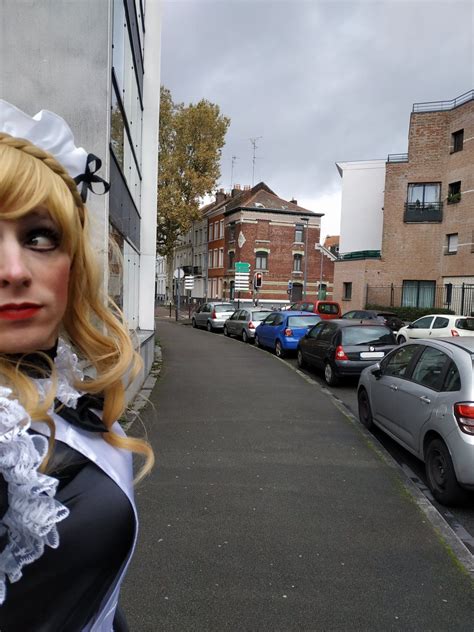 Sissy Maid Marga Exposed Foto 1