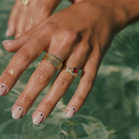 Eclipse Fine Stack Ruby Solid Gold