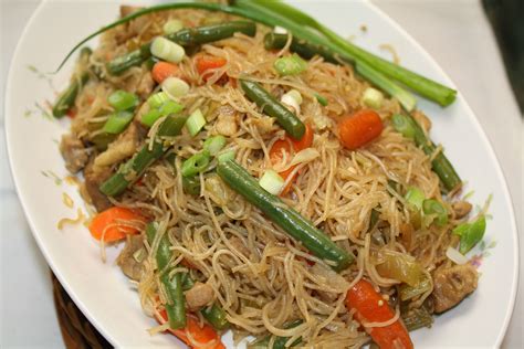 Filipino Noodles Pancit Kinastro