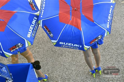 Motogp Tutte Le Bellezze Di Aragon Umbrella Girl