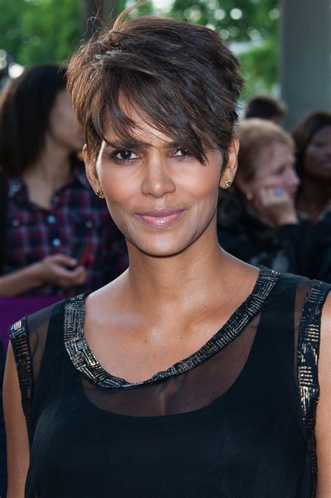 15 Gorgeous Razor Cut Short Hairstyles For All Types Of Hair
