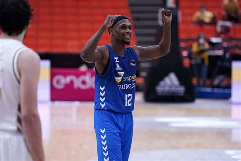 Thad Mcfadden Stats Salary Net Worth Age Height Girlfriend Basketball Arroyo