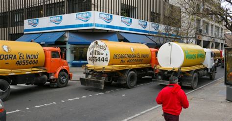 Protesta con camiones atmosféricos en pleno centro Rosario