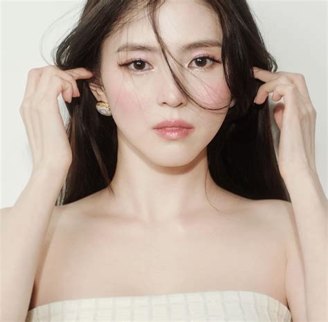 류준열♥︎ 한소희 화보 사진으로 Sns 재개…반할 수 밖에 없는 비주얼