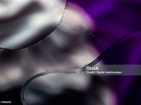 다채로운 초현실적 인 환각 추상적 인 액체 배경입니다 작은 기포가 있는 물과 기름 방울 강렬하고 밝은 색상에 대한 스톡 사진 및 기타 이미지 강렬하고 밝은 색상 검은색