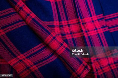 흰색 바탕에 짧은 체크 무늬 치마 드레스에 대한 스톡 사진 및 기타 이미지 드레스 디자인 빨강 Istock