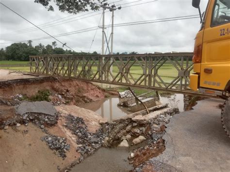 ပိုင်ကျုံမြို့နယ်တွင် တောင်ကျရေစီးဆင်းပြီး ရေကြီးနိမ့်မြုပ်မှုကြောင့် ပြိုကျပျက်စီးသည့်တံတားမ