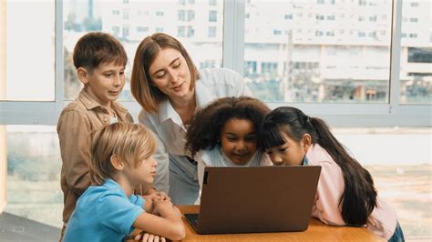 Premium Photo Cute Girl Programing System While Surround With Teacher And Friend Erudition