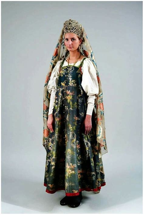Русский костюм-север | Russian clothing, Traditional dresses ...