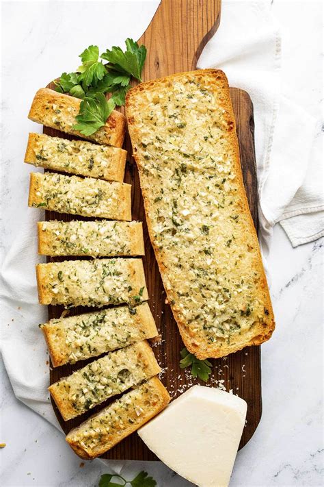 Easy Garlic Bread Recipe