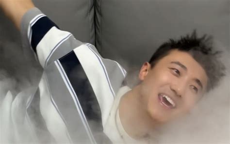 这个玩偶 我一天不搂着我都睡不着觉！ 刘二朵led 刘二朵led 哔哩哔哩视频